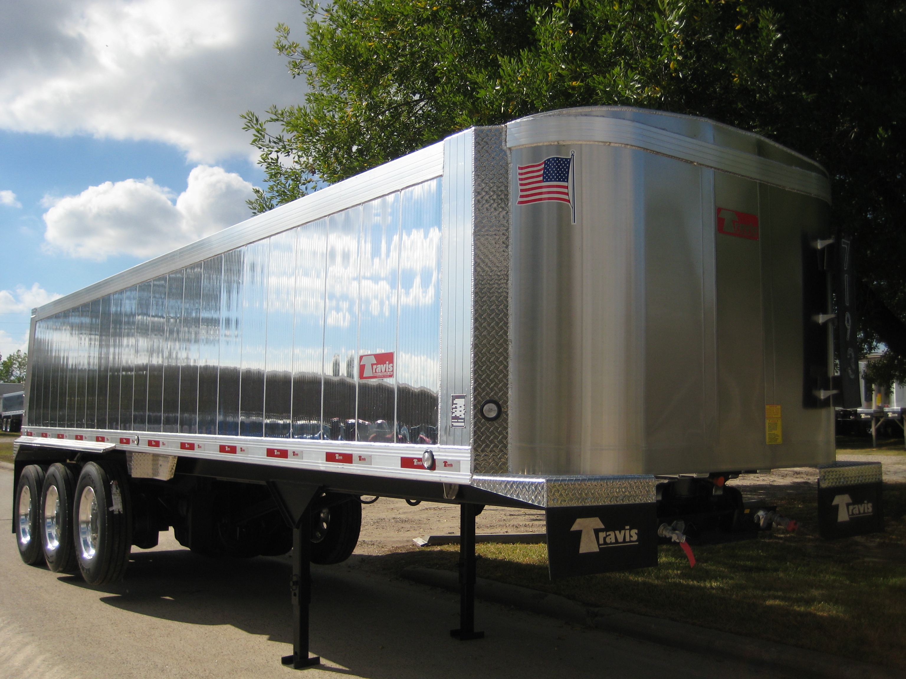 Transfer Trailers Vertex | Travis Trailers | Aluminum Trailers